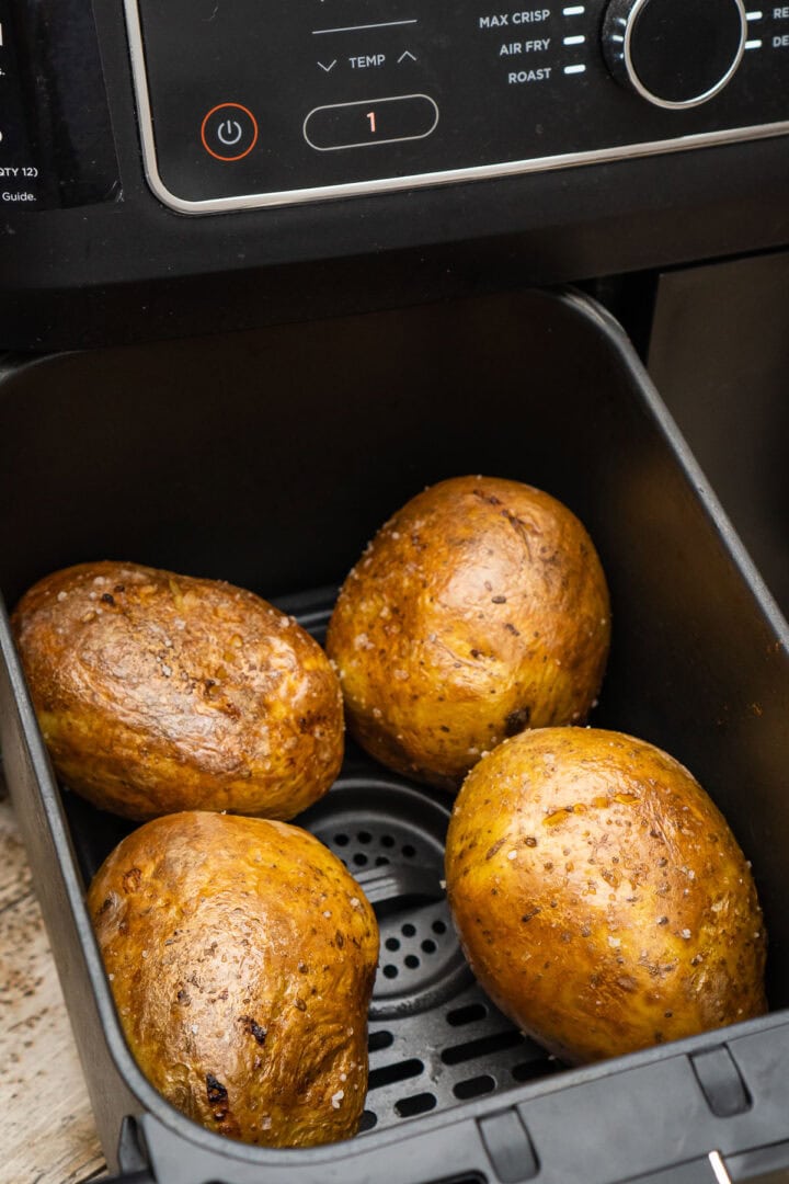 Jacket Potatoes in the Oven (Baked Potatoes) - Flawless Food
