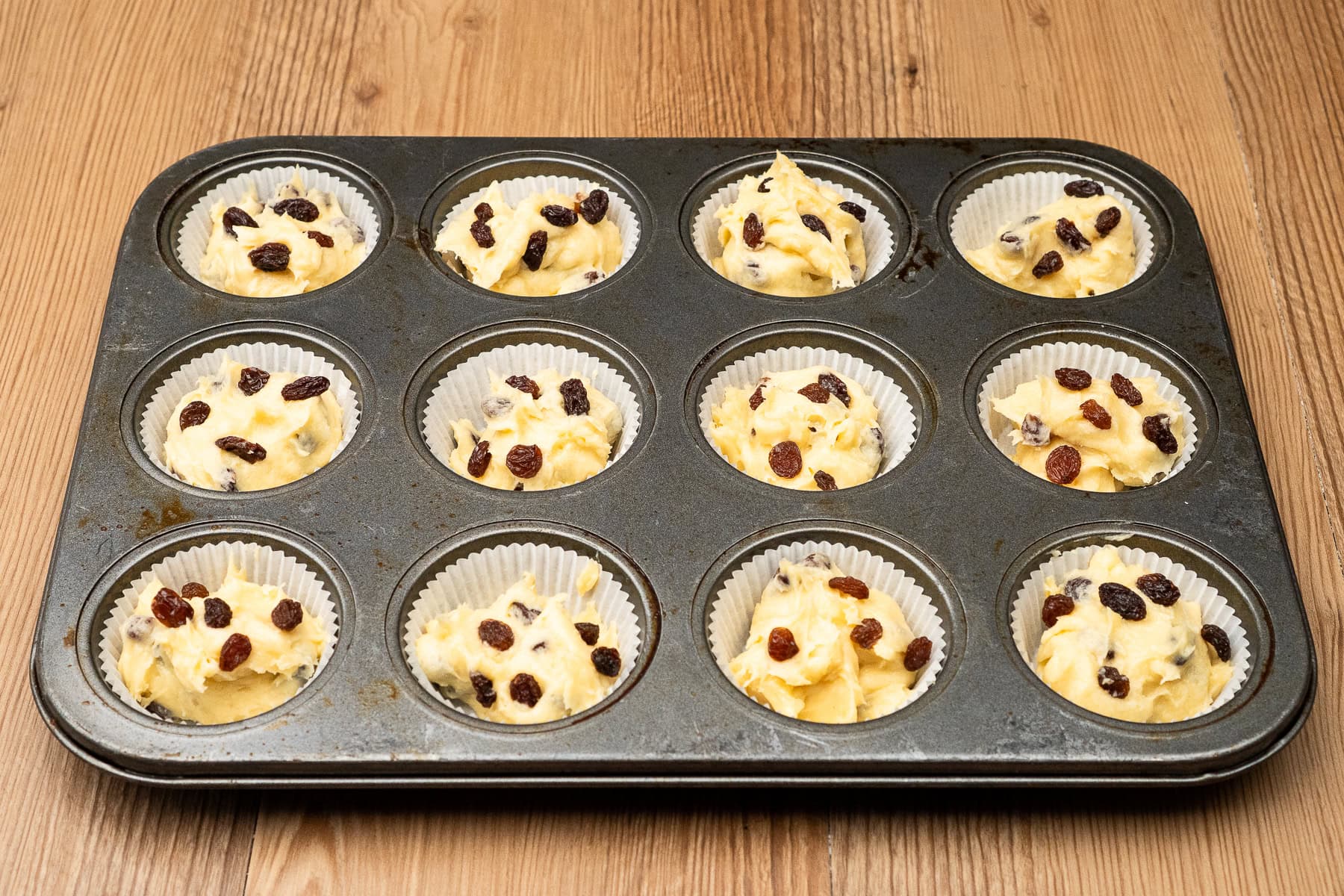 Queen Cakes - Raisin Cupcakes - Quick and Easy Recipe